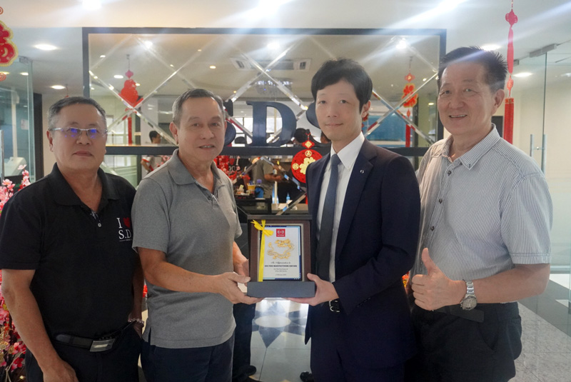 SDS Food Manufacturing Expands Its Fleet With The Purchase Of 24 Hino ...